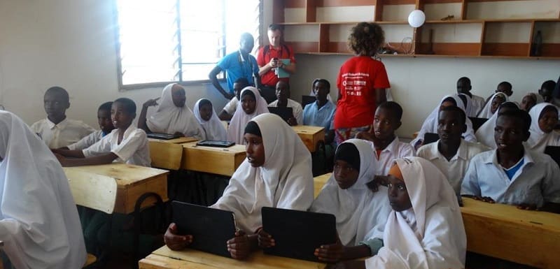 Technology connects for Kenya schools - Islamic Relief Worldwide