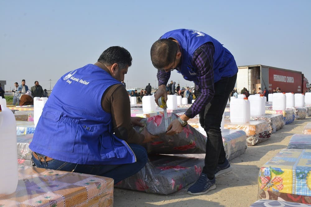 Helping displaced people survive the brutal winter in Iraq - Islamic ...